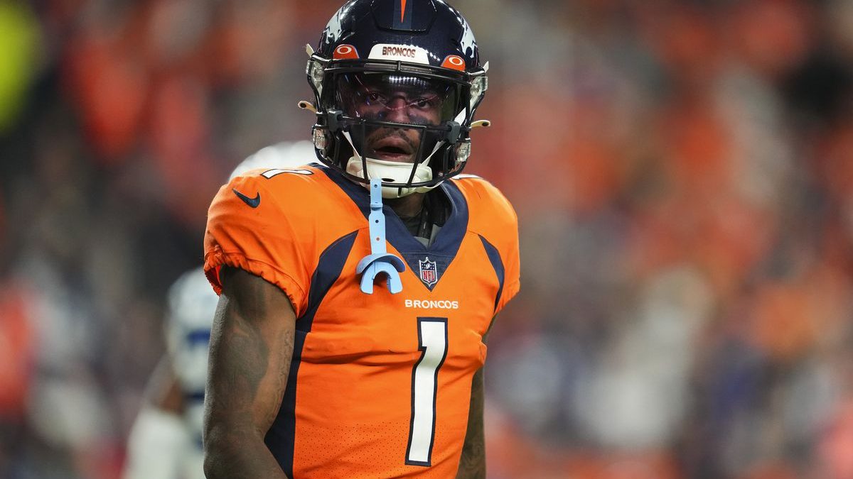 The 10 Shortest NHL Players of all time - 73buzz