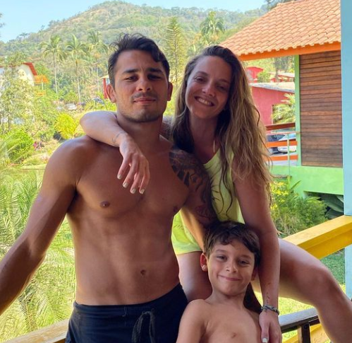 Who is Alexandra Pantoja's Wife? All about Gabryella Gouvêa Pantoja ...