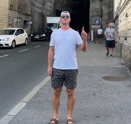 Jonathan Toews' Girlfriend: Who is Lindsey Vecchione? - 73buzz